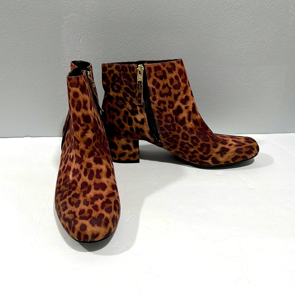 Sam & Libby Leopard Print Ankle Booties Size 9.5 - Gem